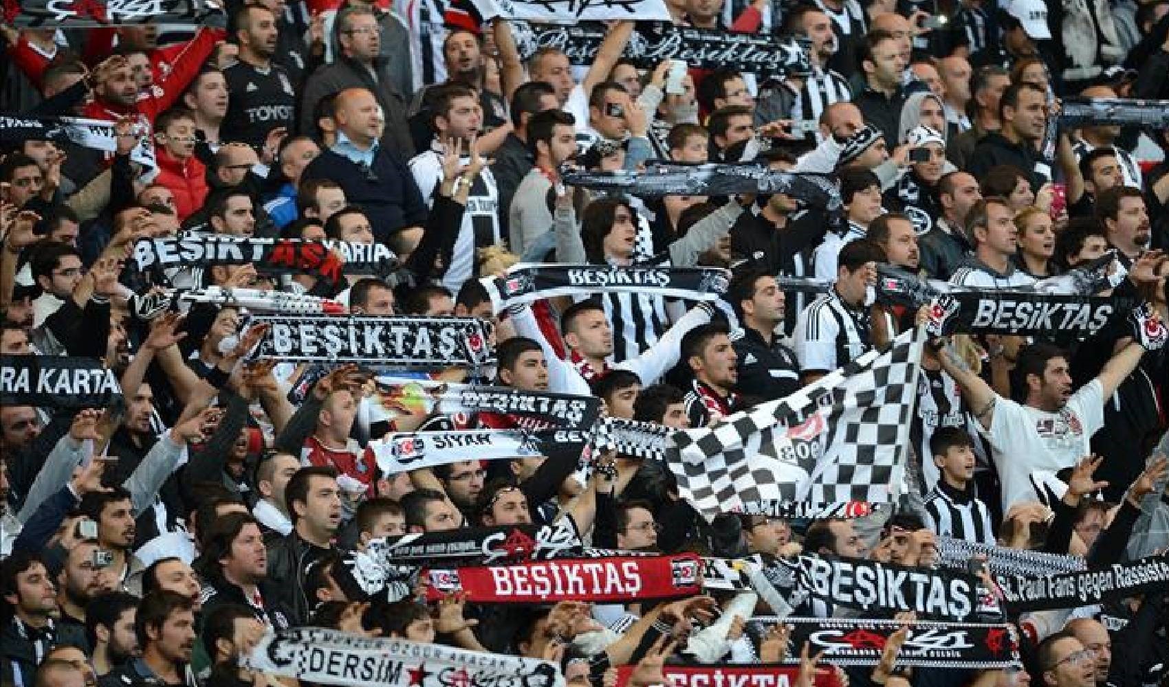 Beşiktaş taraftarları, Hüseyin Yücel hakkında ne düşünüyor? Bir yanda ...