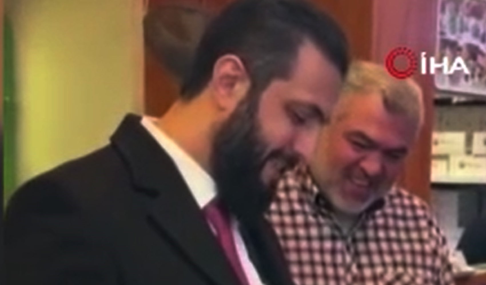 Suriye Devlet Başkanı eş-Şara, Şam sokaklarında alışveriş yaptı